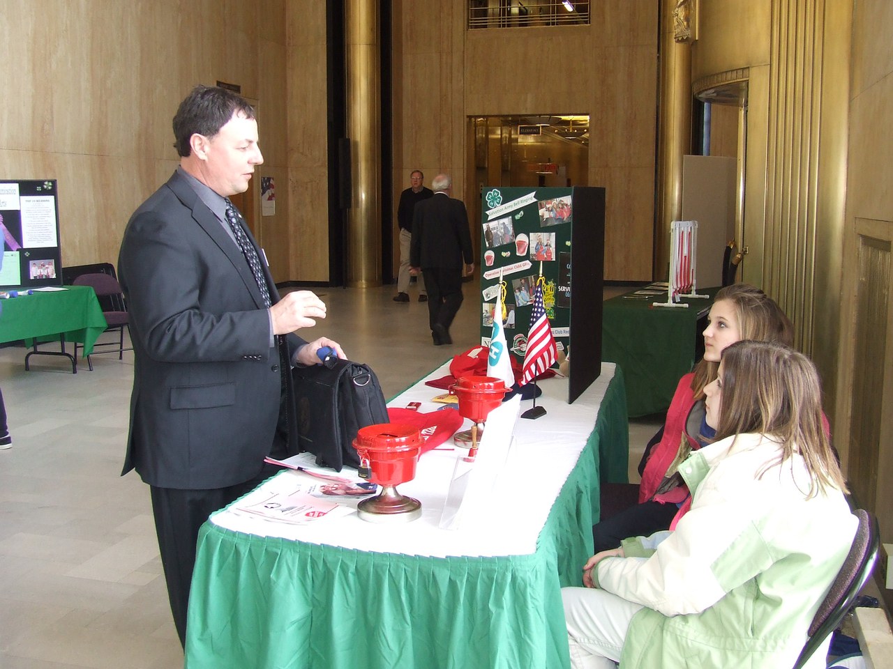 4-H Youth Practice Citizenship in Action — Extension and Ag Research News