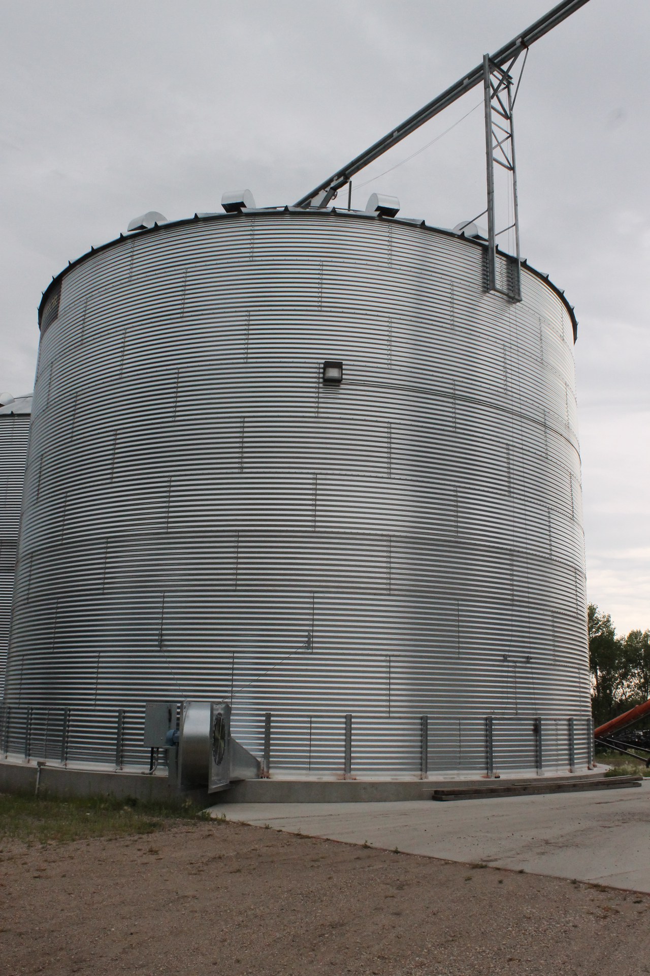Thoroughly inspect old grain bins before grain storage — Extension and ...